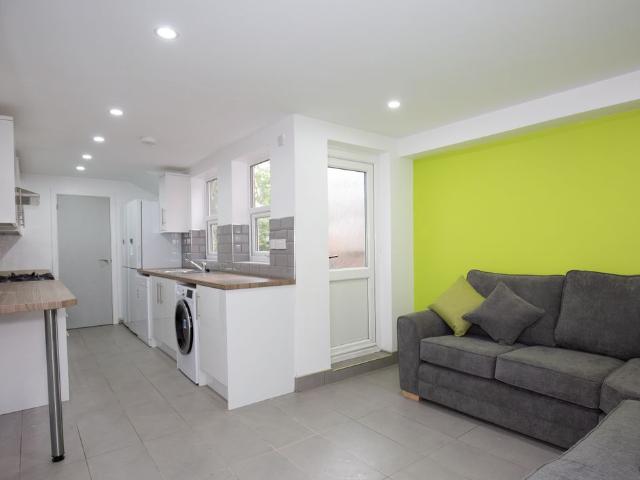 Room 2 Of 5, Terry Road, Coventry CV1, Room to rent, £500 pcm | PrimeLocation