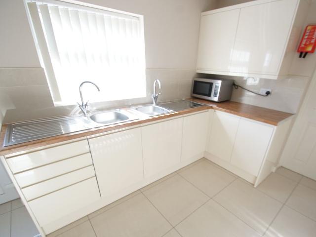 Room 2 Of 6, Swan Lane, Coventry CV2, Room to rent, £450 pcm | PrimeLocation