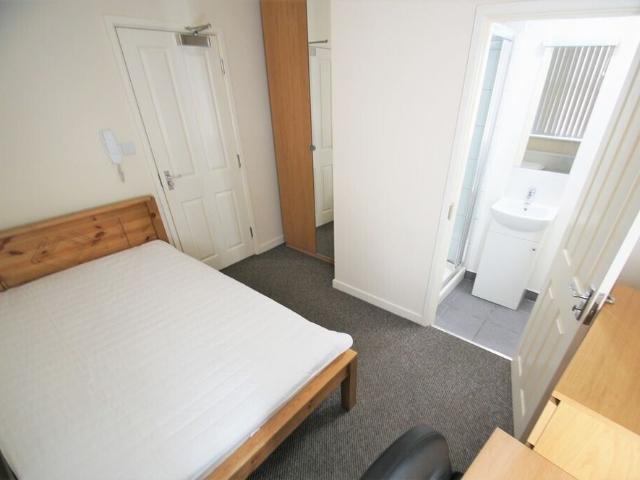 Room 2 of 6, Swan Lane, Coventry, CV2 4GH