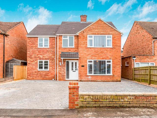 Room 2, Slade Road OX11, Room to rent, £900 pcm | PrimeLocation