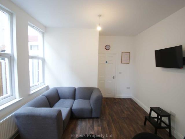 Room 2, Portland Avenue, Southend On Sea