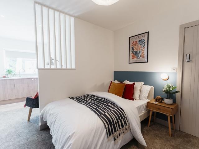 Room 2, Queens Road, Beeston, Nottingham, Nottinghamshire NG9, 1 bed flat to rent, £850 pcm | PrimeLocation