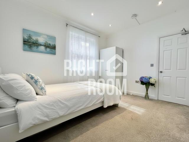 Room 2, Rosebank Road E17, Room to rent, £800 pcm | PrimeLocation