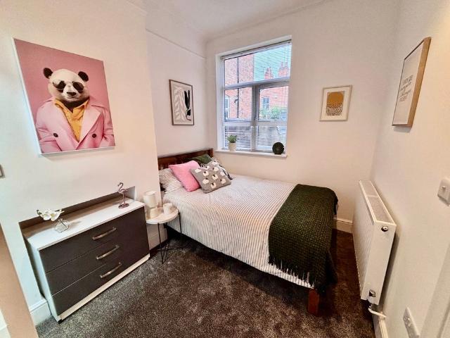 Room 2 – Walton Street, LE3 0DX