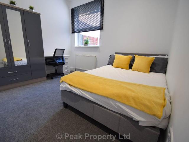 Room 2 West Road, Westcliff On Sea SS0, 6 bed shared accommodation to rent, £620 pcm | PrimeLocation