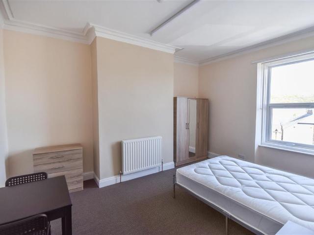 Room 3 14 Commercial Street, Shipley BD18, Room to rent, £475 pcm | PrimeLocation