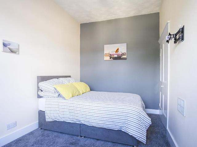 Room 3, 46 Mersey Road, Widnes WA8, 4 bed shared accommodation to rent, £495 pcm | PrimeLocation