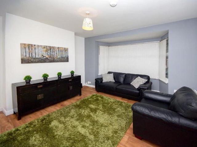 Room 3, 46 Wellesley Avenue, Belfast, BT9 6DH
