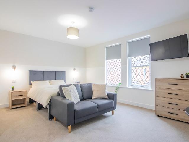 Room 3 80 Brookhill Street, Stapleford NG9, Studio to rent, £750 pcm | PrimeLocation