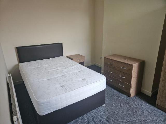 Room 3, 84 Olivia Street L20, Room to rent, £325 pcm | PrimeLocation