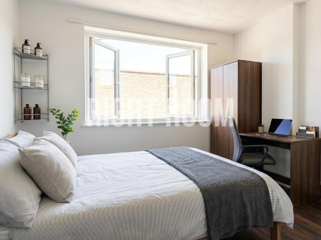 Room 3, Coventry Road, Polygon, Southampton SO15