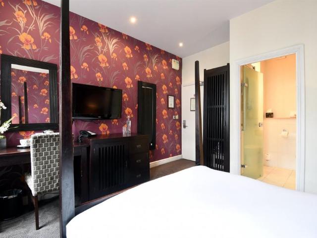 ROOM 3, Cinnabar Hotel, 88 89 Fore Street, SG14