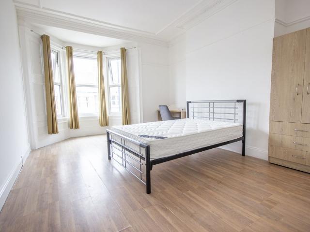 Room 3, Brighton Grove, Newcastle Upon Tyne, Tyne And Wear NE4, Room to rent, £550 pcm | PrimeLocation