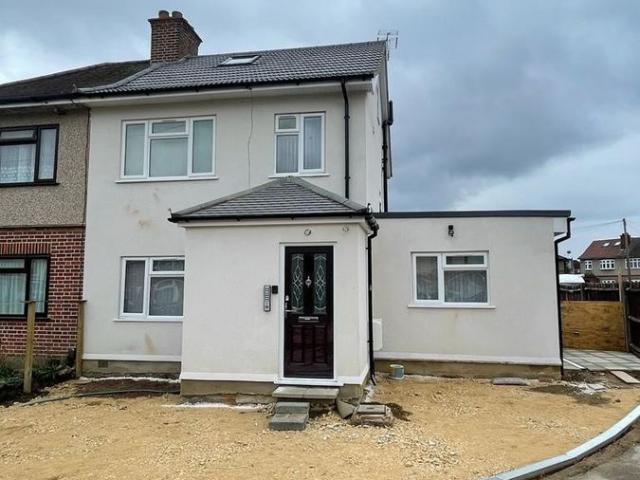Room 3, Dorset Avenue, Hayes UB4, Room to rent, £850 pcm | PrimeLocation