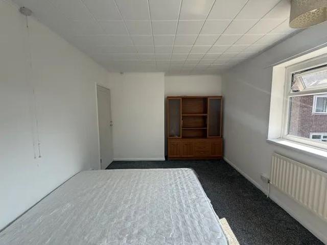 Room 3, Derby, DE21