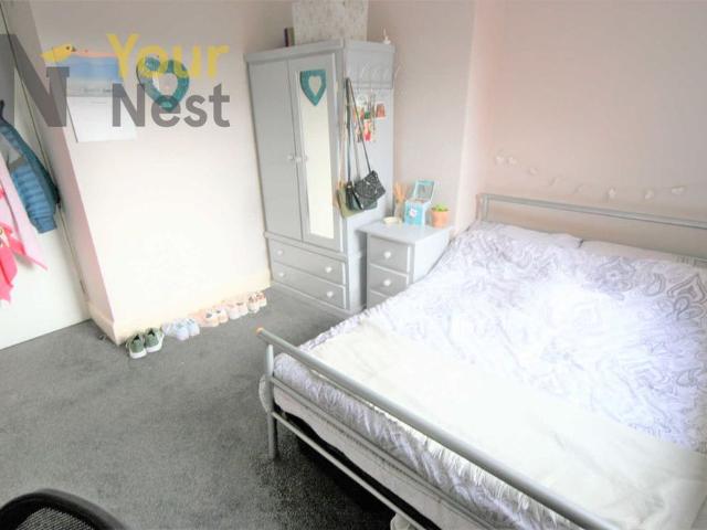 Room 3, Estcourt Terrace, Headingley, LS6 3EX