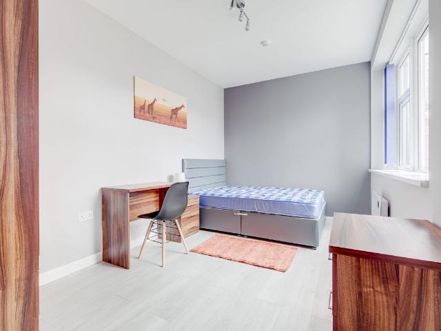 Room 3, Flat 4, The Old Police Lodge CH42, Room to rent, £525 pcm | PrimeLocation