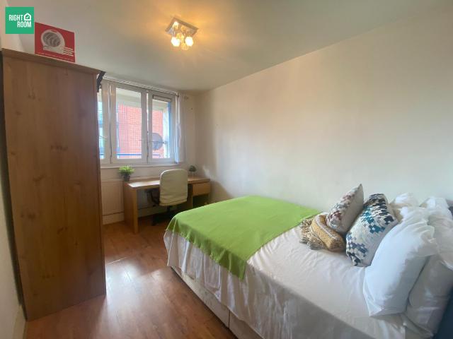 Room 3, Ivy Road E16, Room to rent, £760 pcm | PrimeLocation