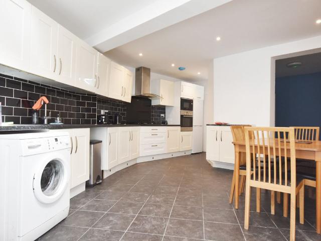 Room 3 Of 4, Hipswell Highway, Coventry CV2, Room to rent, £450 pcm | PrimeLocation