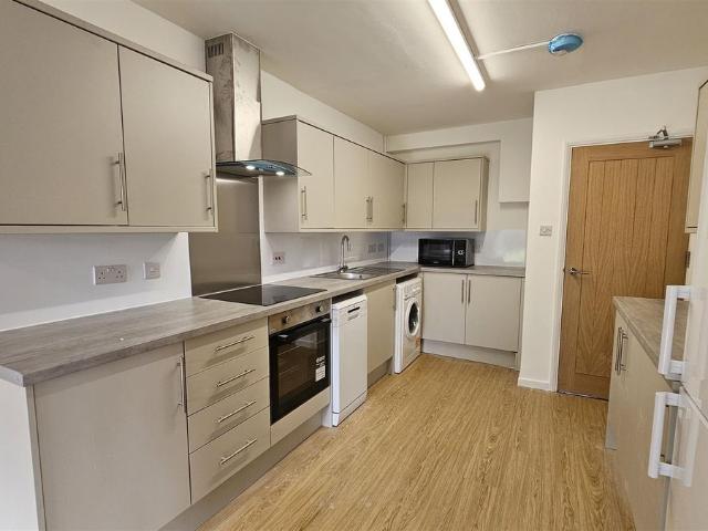 Room 4, 217 Arbury Road, Cambridge CB4, 1 bed property to rent, £825 pcm | PrimeLocation
