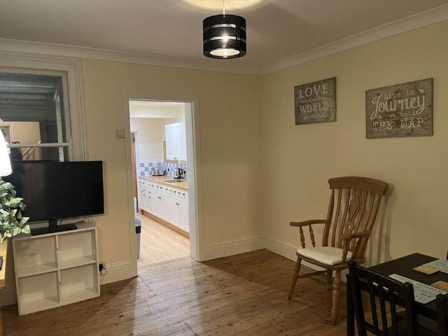 Room 4, 30 Springfield Road, Guildford, Surrey GU1 4DP