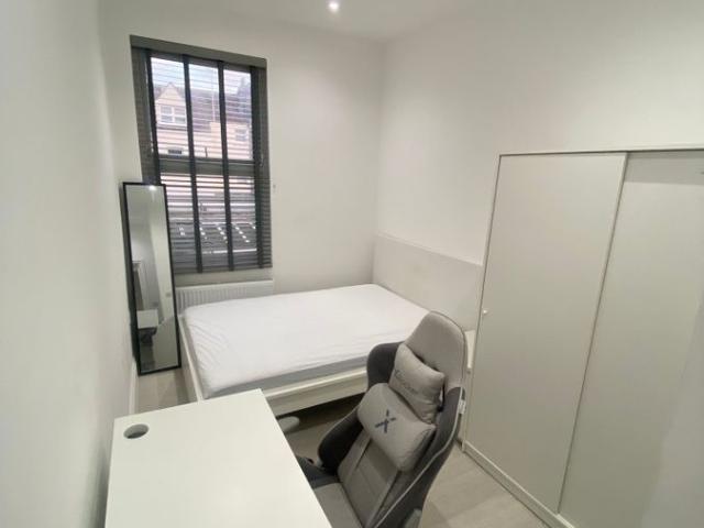 Room 4, 7 Howard Road NW2, Room to rent, £1,000 pcm | PrimeLocation