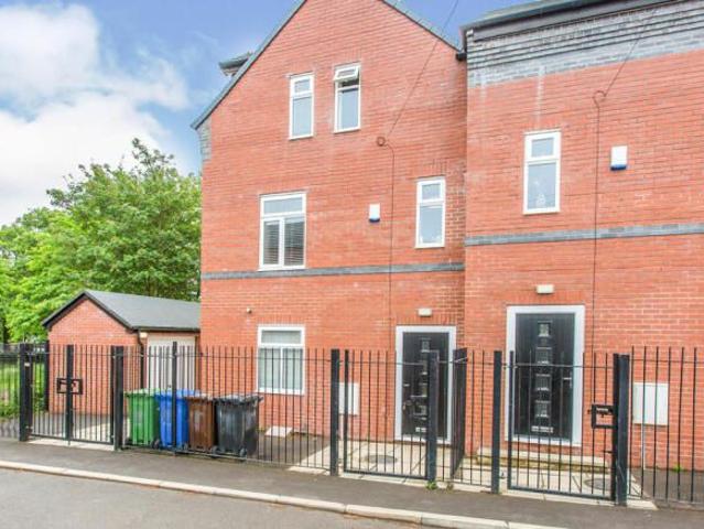 Room 4, 7 St John Street, Pemberton WN5, Room to rent, £600 pcm | PrimeLocation