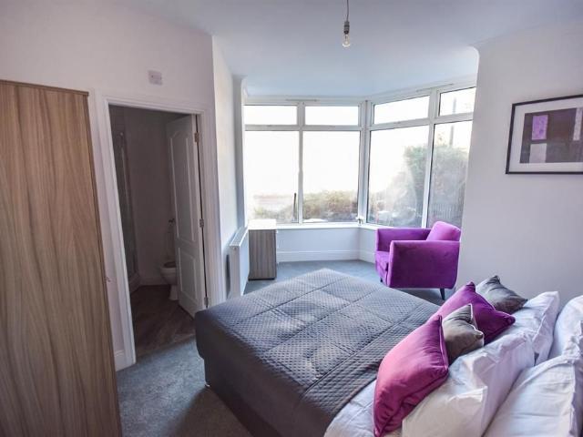 Room 4, 6 Bradford Road, Shipley BD18, Room to rent, £550 pcm | PrimeLocation