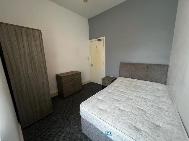 Room 4, 71 73 New Barton Street M6, Room to rent, £550 pcm | PrimeLocation