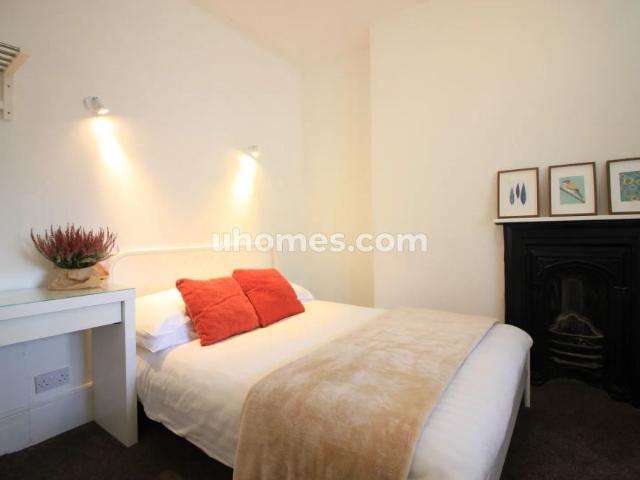 Room 4