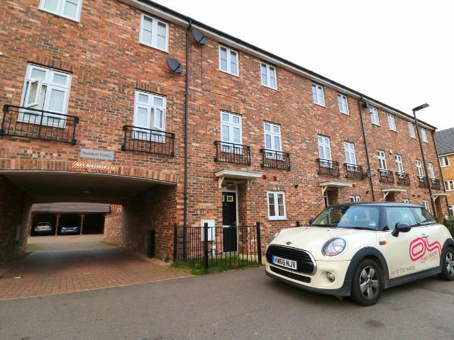 Room 4 Beauvais Square, Shortstown MK42, Room to rent, £675 pcm | PrimeLocation