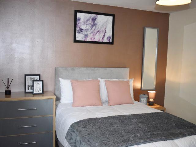 Room 4, Eyrescroft, Bretton, Peterborough PE3, Room to rent, £450 pcm | PrimeLocation