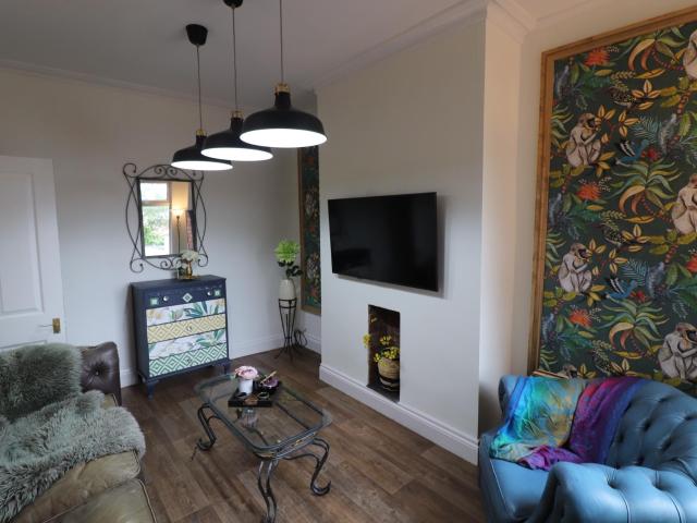 Room 4 for rent in 14 Salisbury Street, Chester