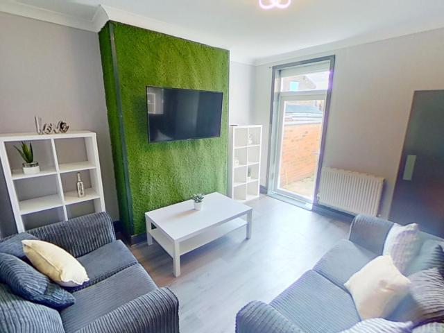 Room 4 for rent in 4 Sydney Road, Chester