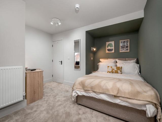 Room 4, Hamilton Road NG10, Room to rent, £625 pcm | PrimeLocation