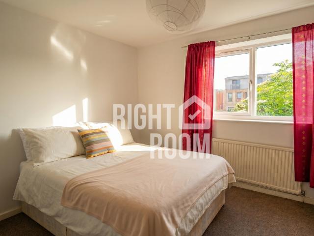 Room 4, Ivy Road E16, Room to rent, £795 pcm | PrimeLocation