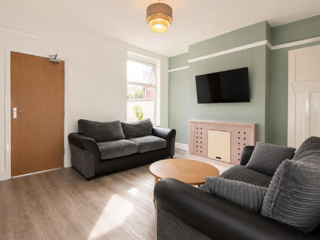 Room 4 of 4, Hollis Road, Coventry