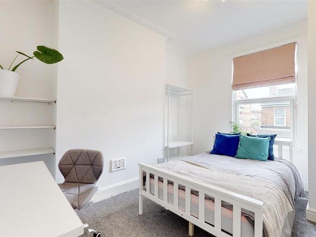 Room 4 & 5, Lawrence Road, Liverpool L15, 8 bed shared accommodation to rent, £500 pcm | PrimeLocation