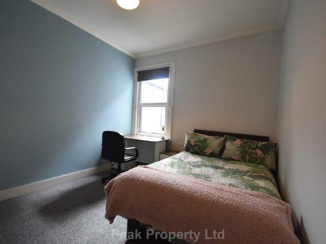 Room 4, North Avenue, Southend On Sea SS2, Room to rent, £560 pcm | PrimeLocation