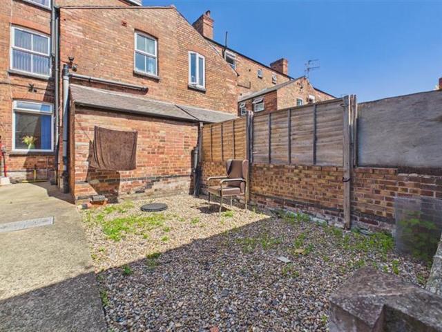 Room 4 NG2, Room to rent, £400 pcm | PrimeLocation