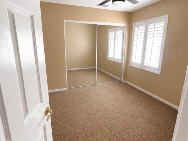 ROOM 4 RENT