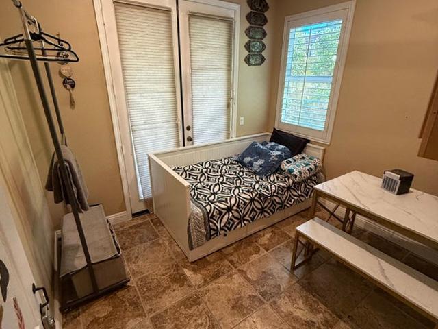 ROOM 4 RENT
