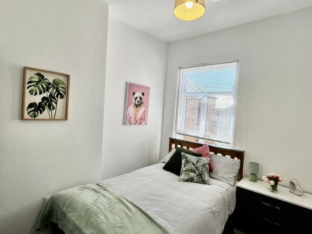 Room 4 – Walton Street, LE3 0DX