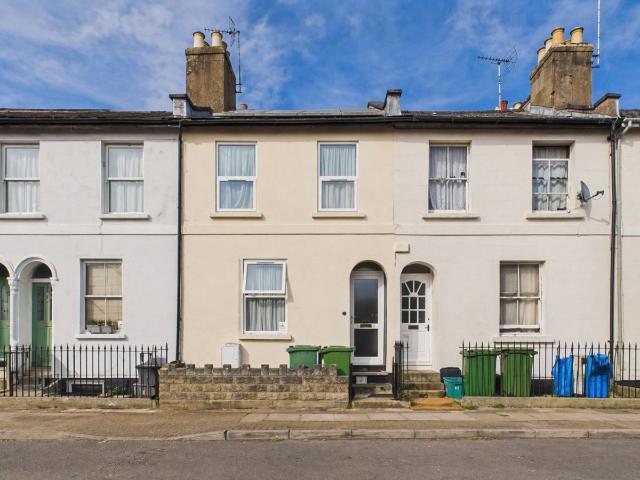 Room 5 23 Marle Hill Road, Cheltenham GL50, 1 bed terraced house to rent, £475 pcm | PrimeLocation