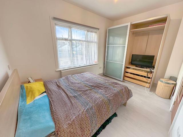 Room 5, 8, Balfour Road, Hounslow, Greater London TW3, Room to rent, £900 pcm | PrimeLocation