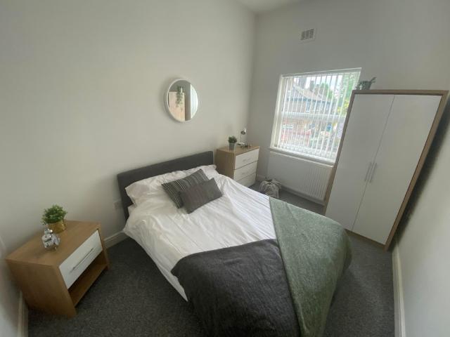 Room 5, 98 Mayfield Street, HU3 1NT, HU3