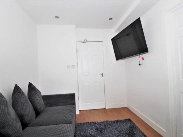 Room 5, Cornwall Road, Coventry