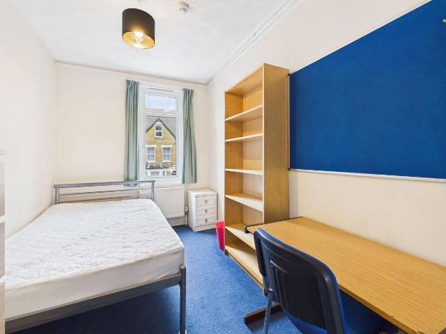 Room 5, Divinity Road OX4, Room to rent, £800 pcm | PrimeLocation