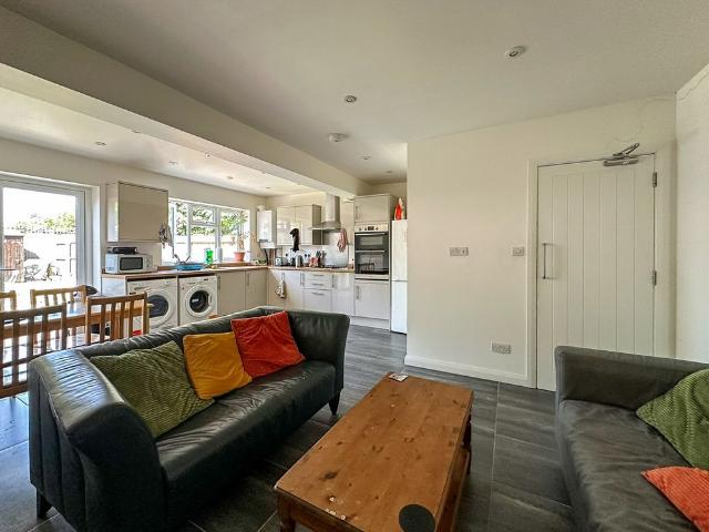 Room 5, Kendal Way, Cambridge