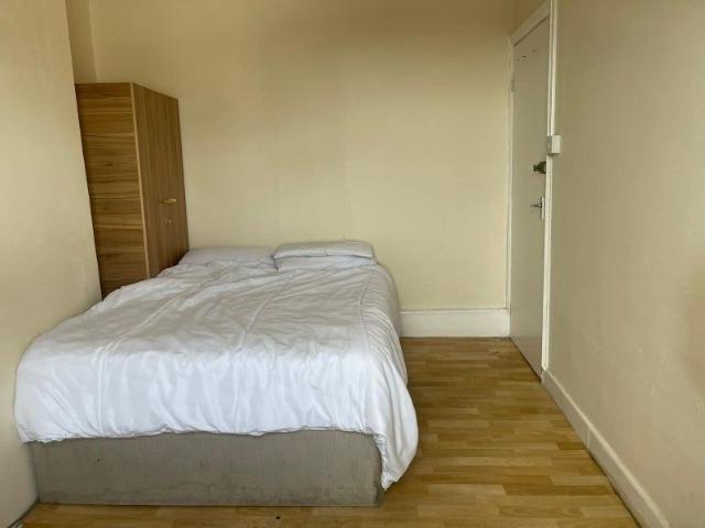 Room 5, Hoe Street, Walthamstow E17, Room to rent, £675 pcm | PrimeLocation